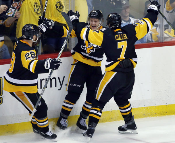 Penguins grab 1-0 lead over Predators | News, Sports, Jobs - The Herald ...